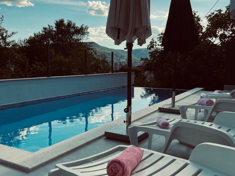 Casa Divani Apartment Mit Pool Für Einen Angenehmen Aufenthalt - Mostar