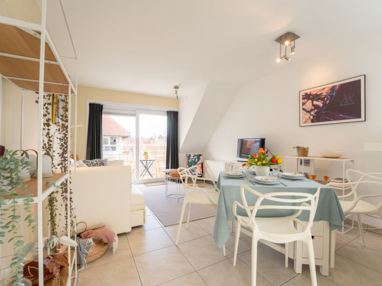 Appartment With Beach Cabine And Parking - Belgium