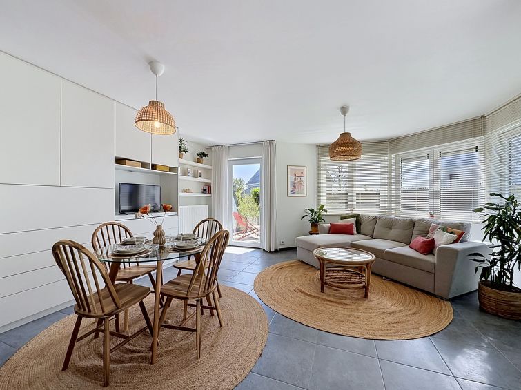 Petite Oasis With Garden - De Haan