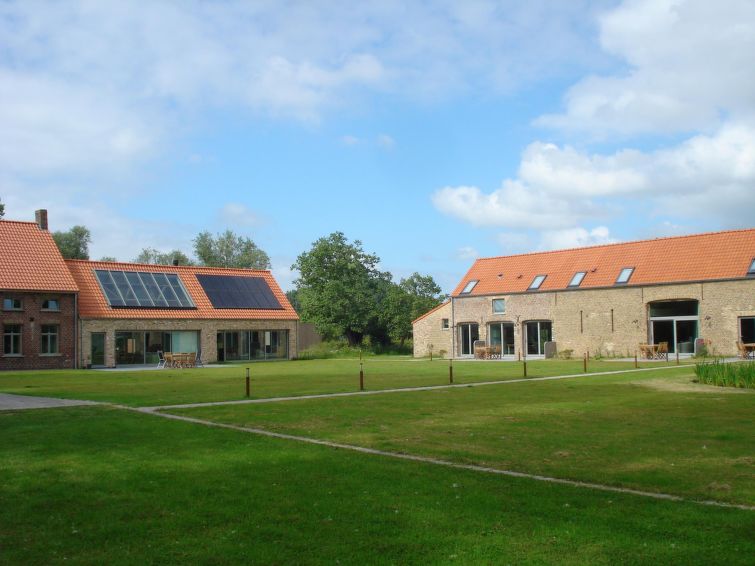 Nette Ferienwohnung Mit Terrasse, Pool Und Garten - Zedelgem