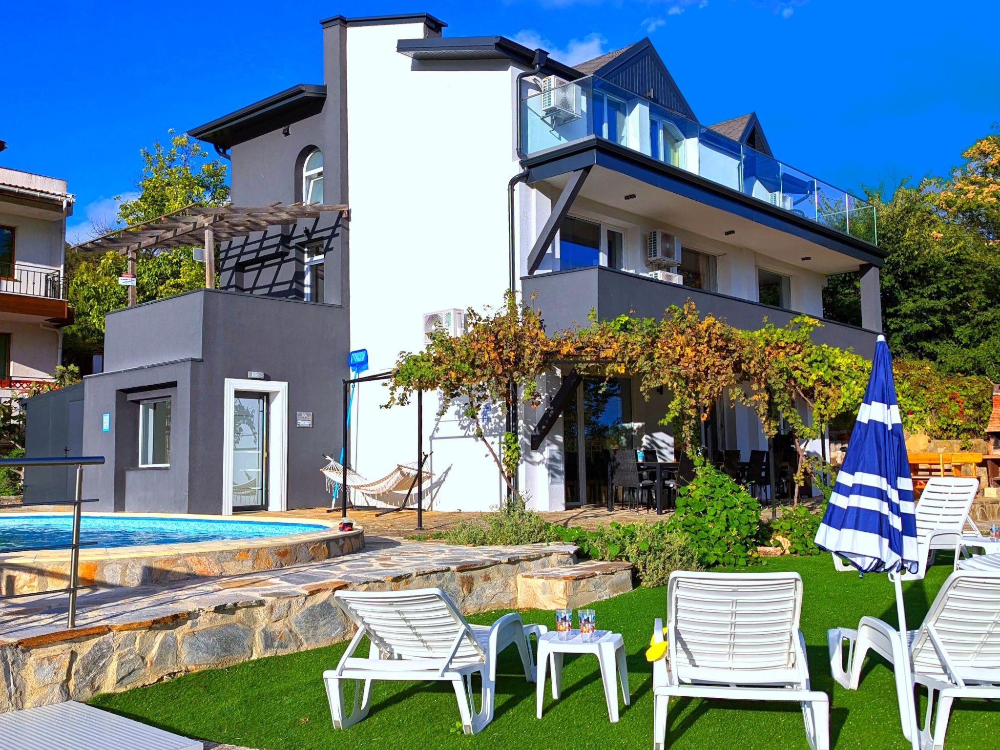 Familienvilla "Dionysus" Mit Pool Und Meerblick - Bulgarie