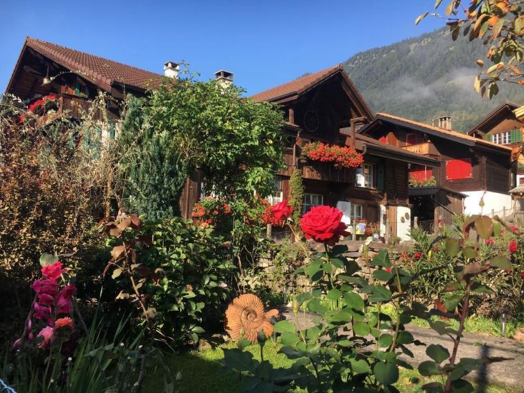 Chalet-hausteil Mit Garten Im Dorfkern - Interlaken