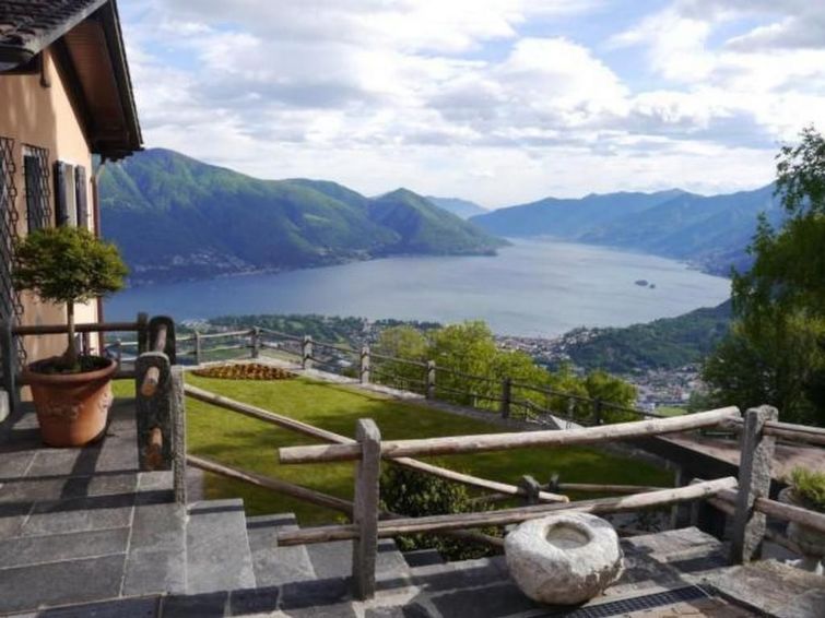 "Haus St. Bernhard - Locarno