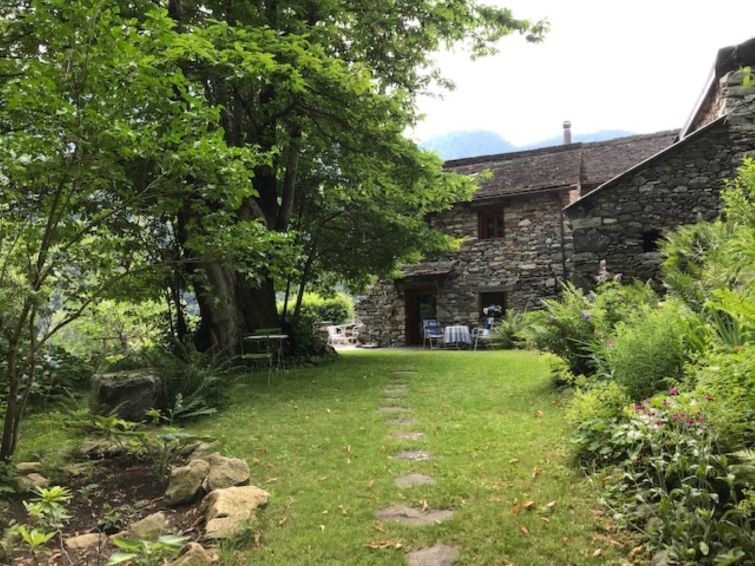 Weg Von Der Zuvielisation - Cevio