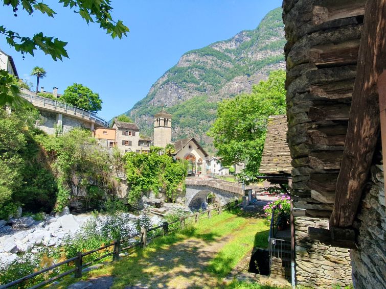 Mava"-haus Mit Blick Aufs Wasser - Cevio