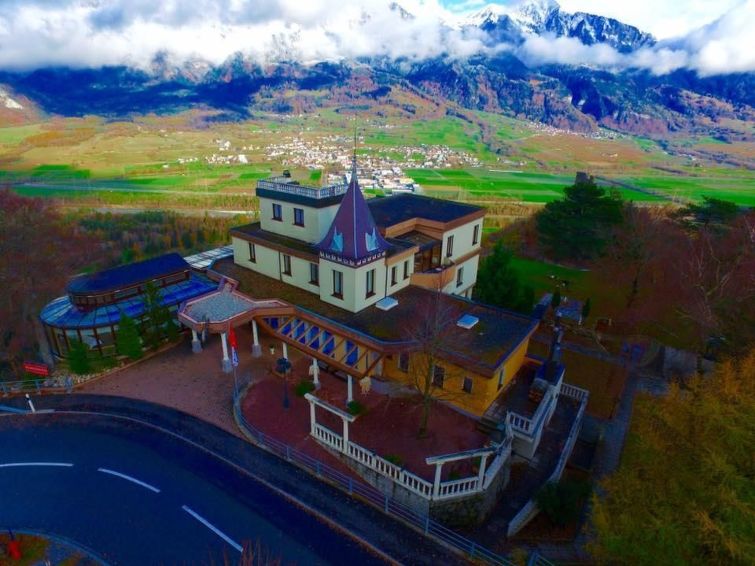 Ganzes Schloss Hotel Wartenstein Inkl. Restaurant - Bad Ragaz