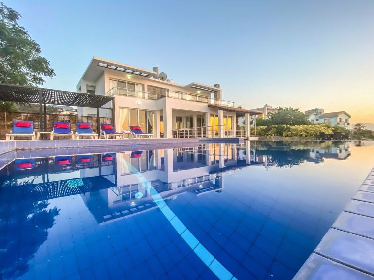 Villa "Meerblick" Mit Infinity-pool - Girne