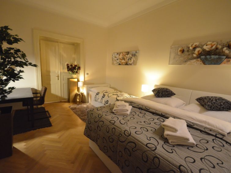 Wohnung Mit Eigenem Balkon - Prague