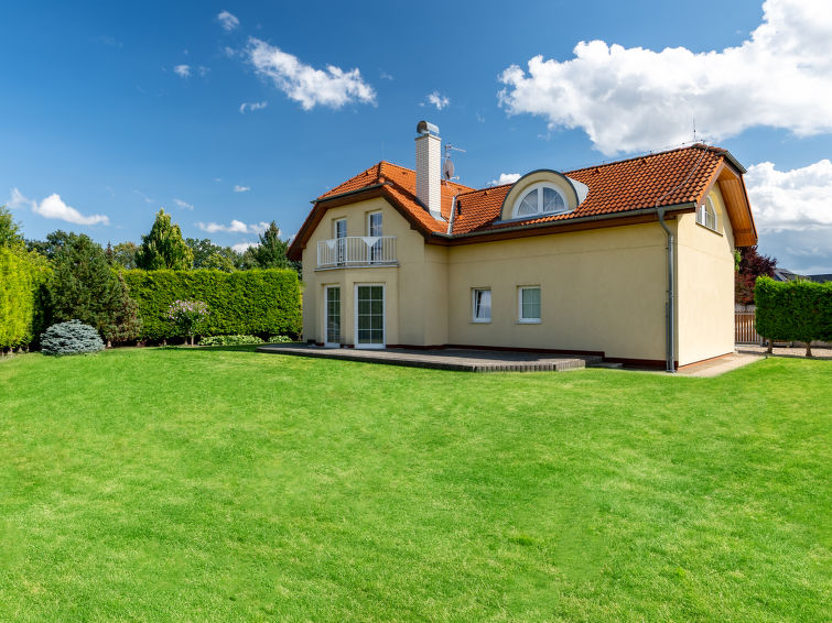 Garden & Terrace Villa - Prag