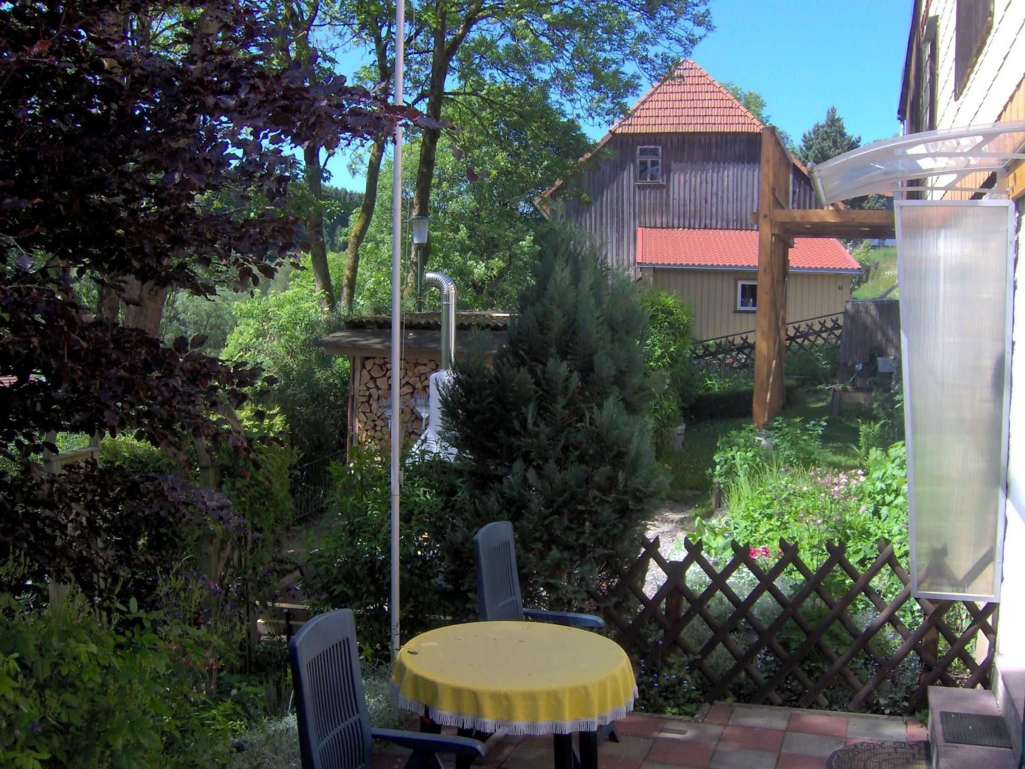 Ruhiggelegene Wohnung Mit Garten Und Terrasse - Elend