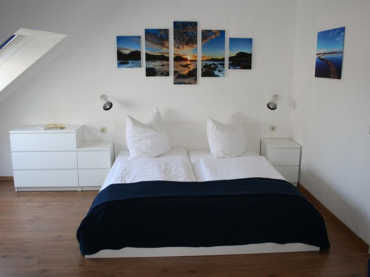 Komplett Renovierte, Helle Ferienwohnung - Frielendorf