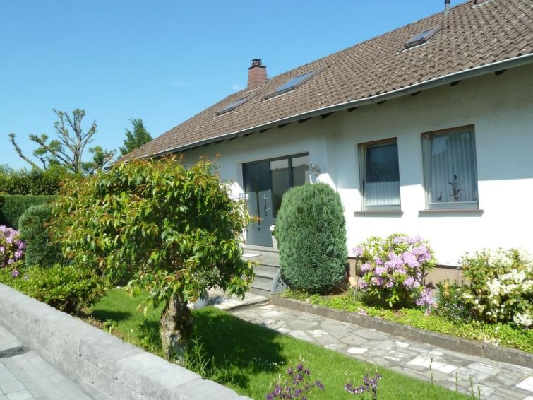 Casa Marlies In Daun - Daun