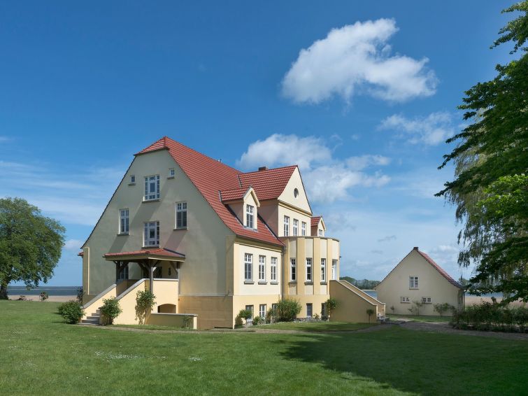 Wohnung Im Ersten Obergeschoss Des Gutshauses - Ummanz