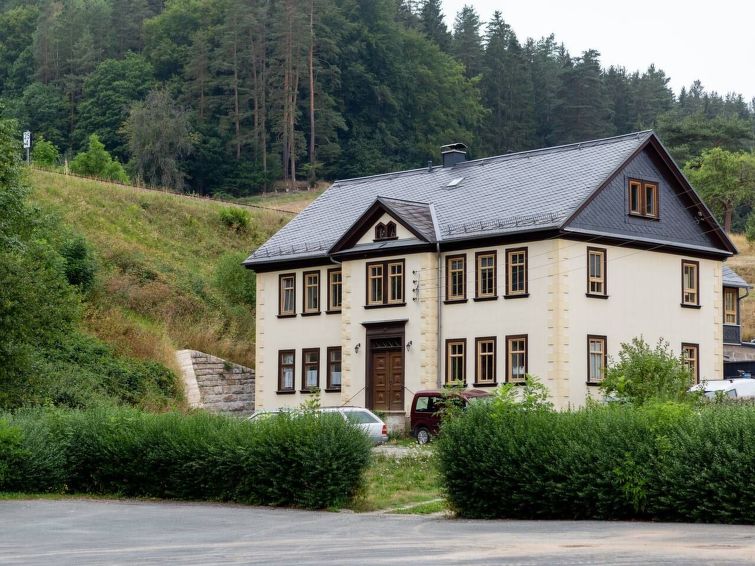 Komfortable Ferienwohnung In Paulinzella Mit Großem Garten - Königsee
