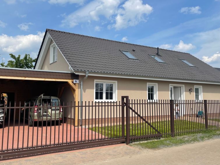 In Linum Mit Garten, Terrasse Und Grill - Nauen