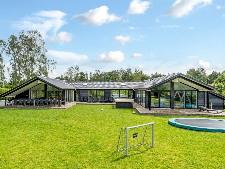 "Matild" - 400m From The Sea - Baltic Sea