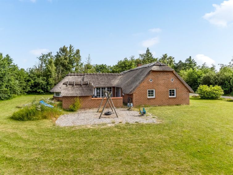 "Tara" - 900m From The Sea - Baltic Sea