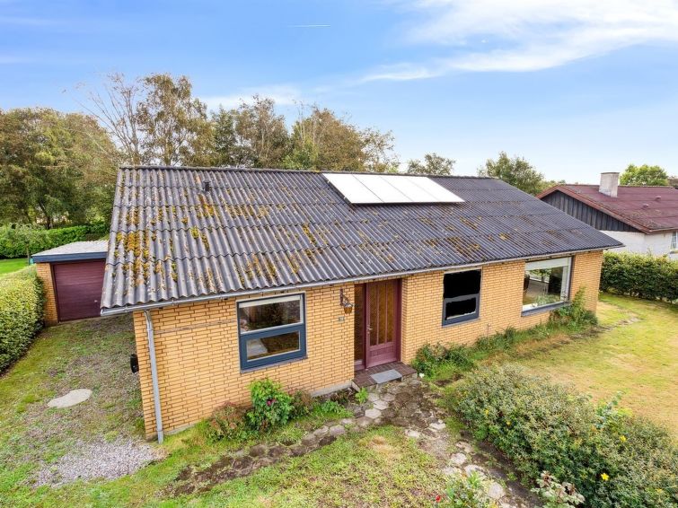 "Magh" - 9.8km From The Sea - Nordsee