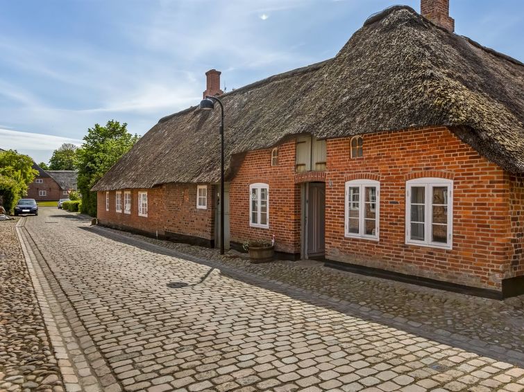 "Deik" - 25km From The Sea - North Sea