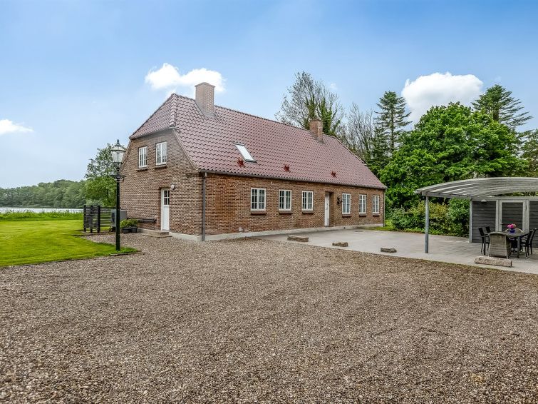 "Constance" - 23km From The Sea - Ribe