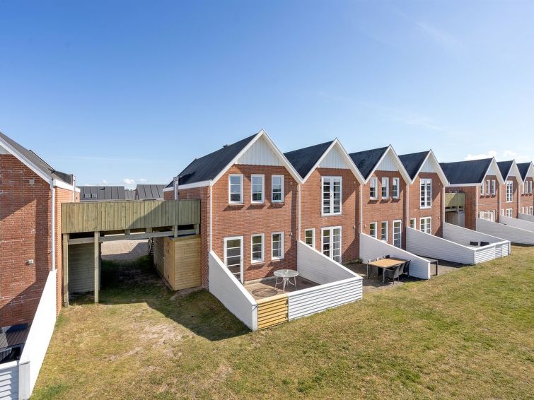 "Iohannes" - 2.3km From The Sea - Nordsee