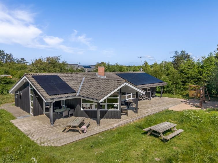 "Winder" - 1.3km From The Sea - Hirtshals