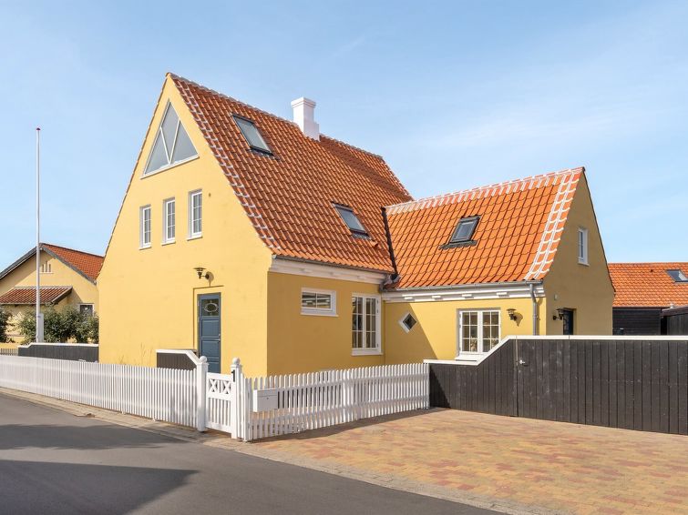 "Jarkko" - 200m From The Sea - Båstad