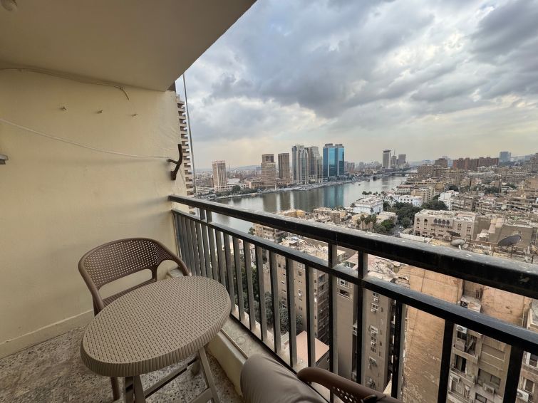 Fenster Der Wohnung Mit Blick Auf Den Nil In Kairo - Kairó