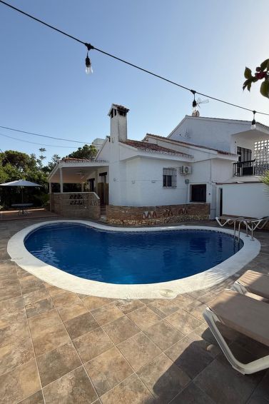 Haus Mit Schwimmbad In Strandnähe - Punta Umbría
