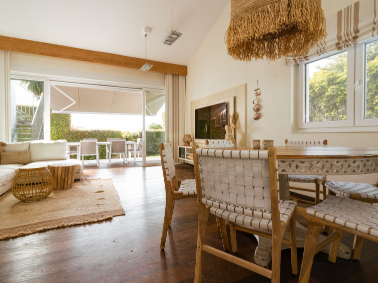 Villa Madrugada, Beachside Villa In Costabella - Marbella