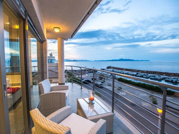 Freistehendes Haus Direkt Am Meer Gelegen - Can Picafort