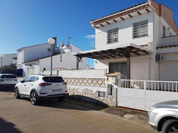 In Empuriabrava Mit Grill - Empuriabrava