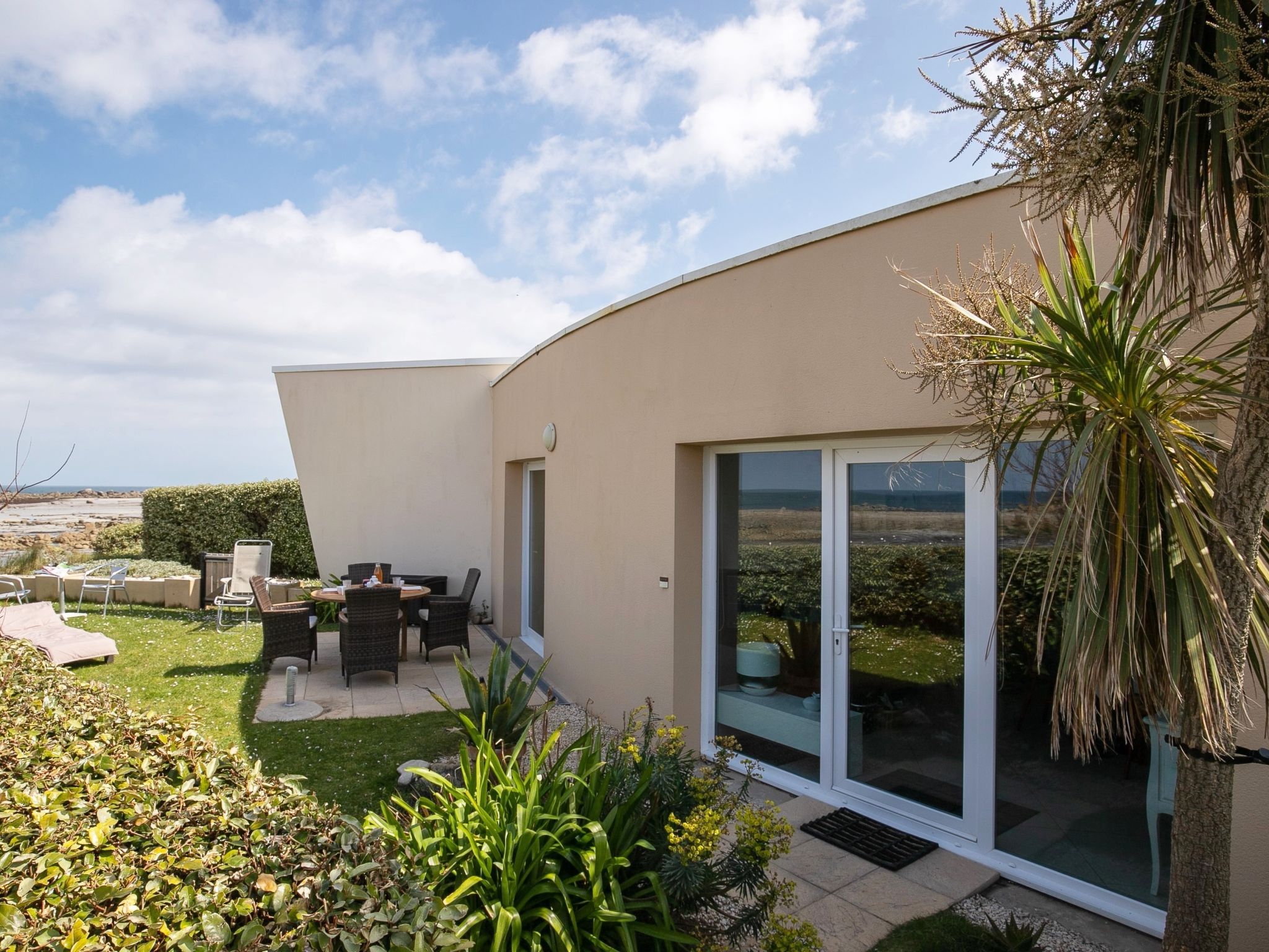 Les Pieds Dans L'eau - Cléder