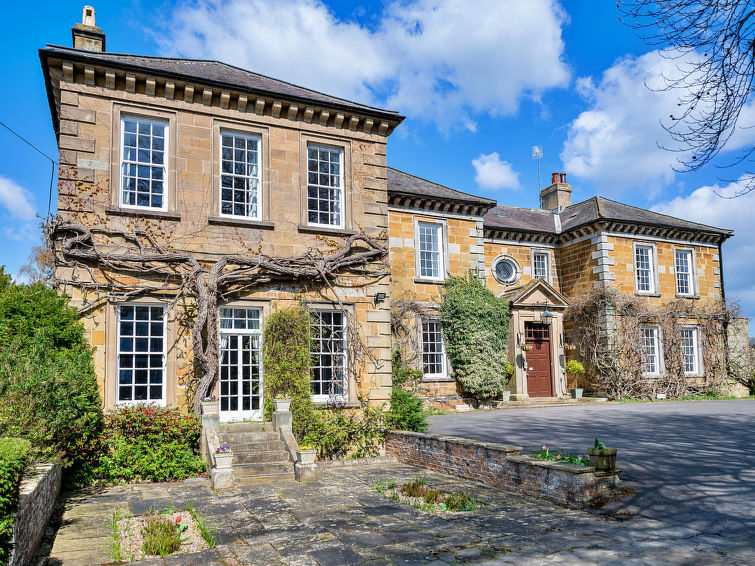 Pennine Hall Apt - England