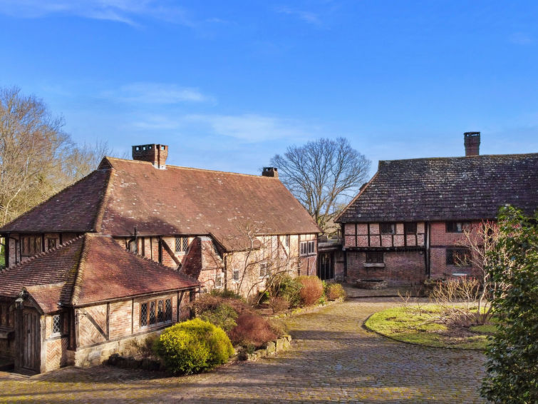 Sandhill Cottage With Hot Tub - West Sussex