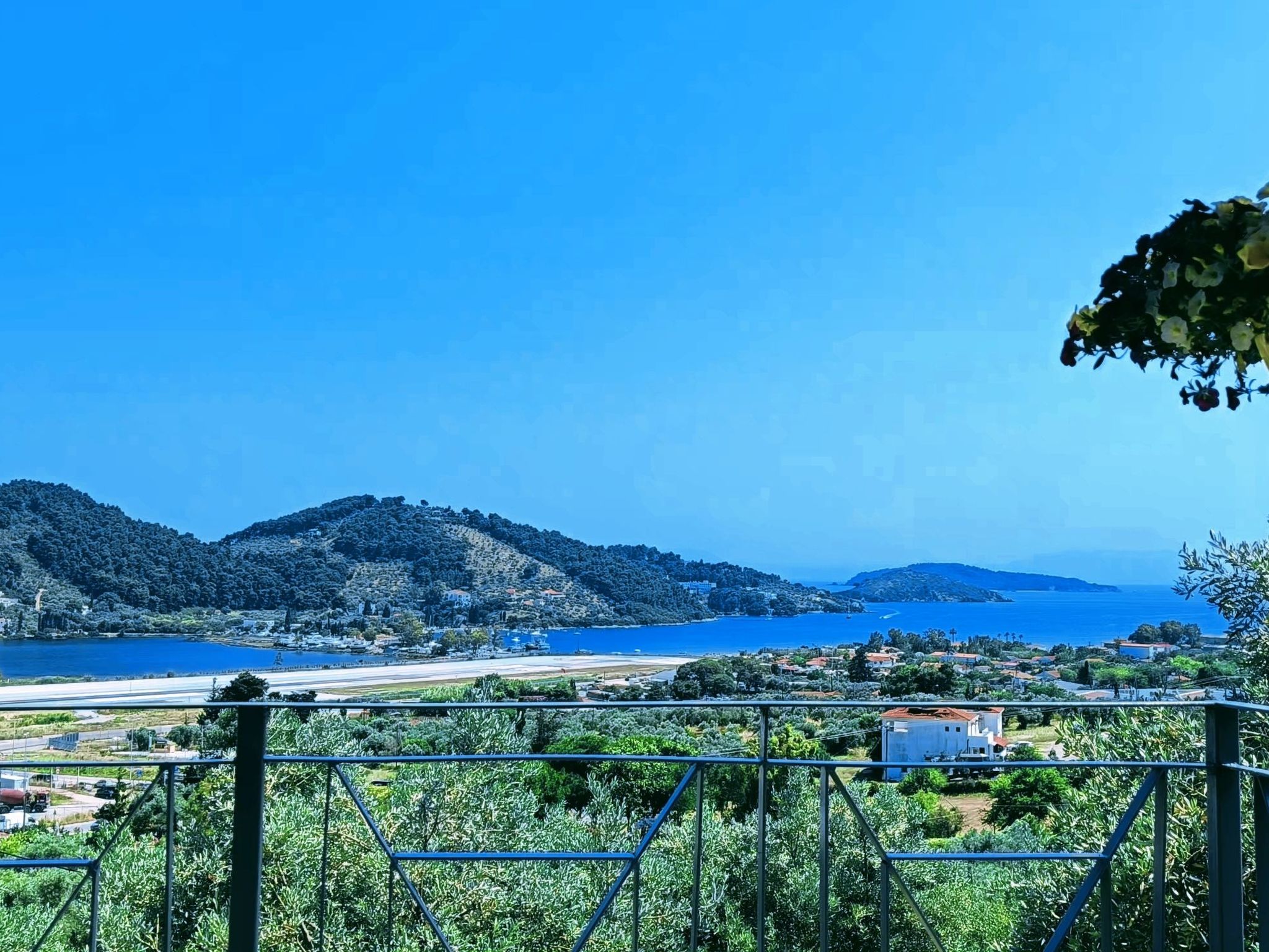 Skyframe Villa Mit Atemberaubendem Blick Auf Das Meer... - Skiathos