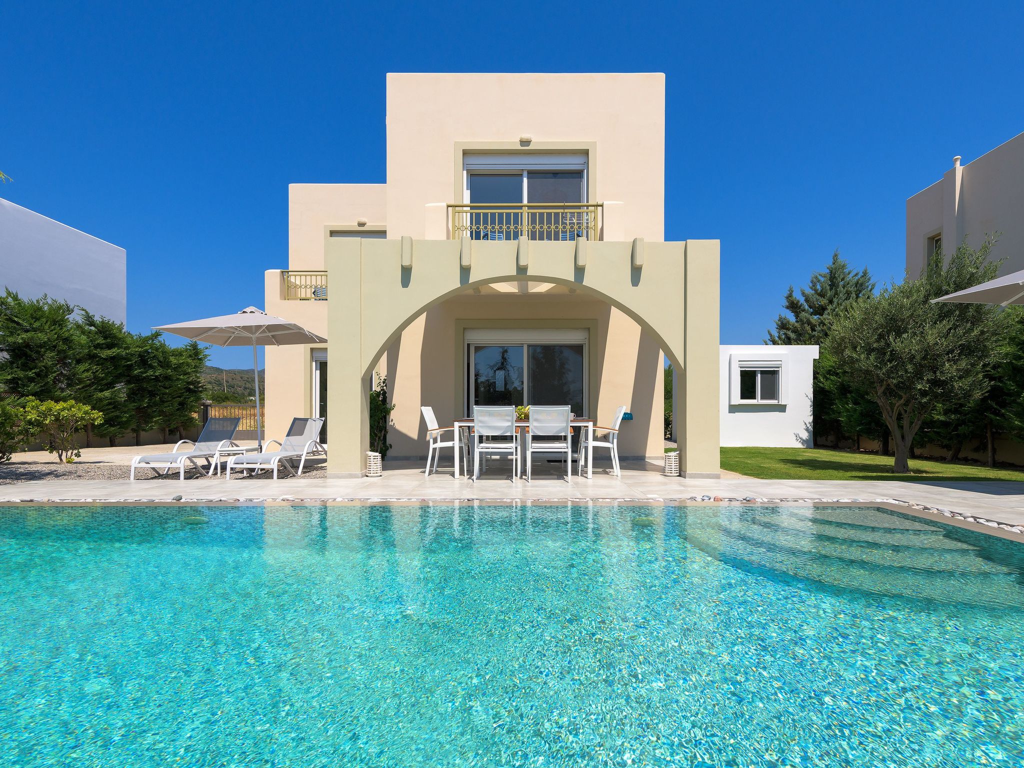 Liebevoll ausgestattetes Haus in ruhiger Lage mit beheiztem Pool und ...