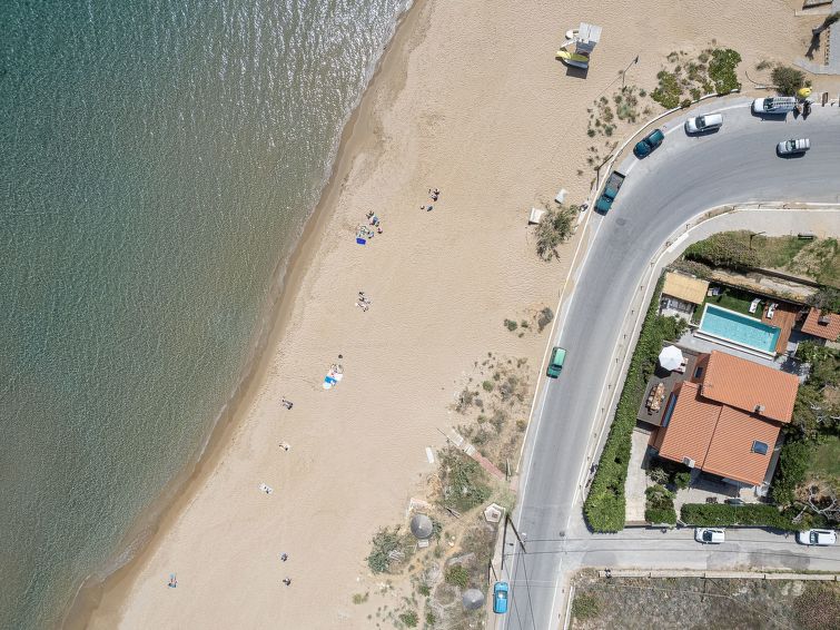 Am Strand Mit Pool Für Eine Oder Zwei Familien - Ханья