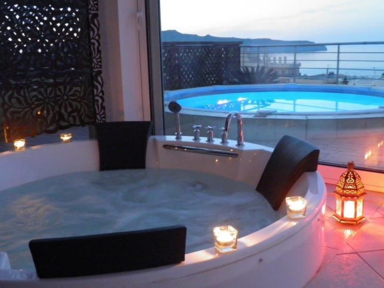 Sehr Geräumiges Apartment Mit Eigenem Pool Und Whirlpool - Grèce