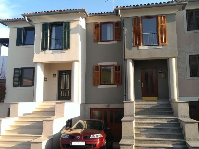In Umag Mit Balkon - 烏馬格