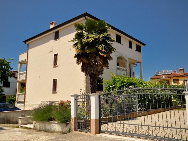 Wohnung "Jutta" Mit Terrasse - Novigrad