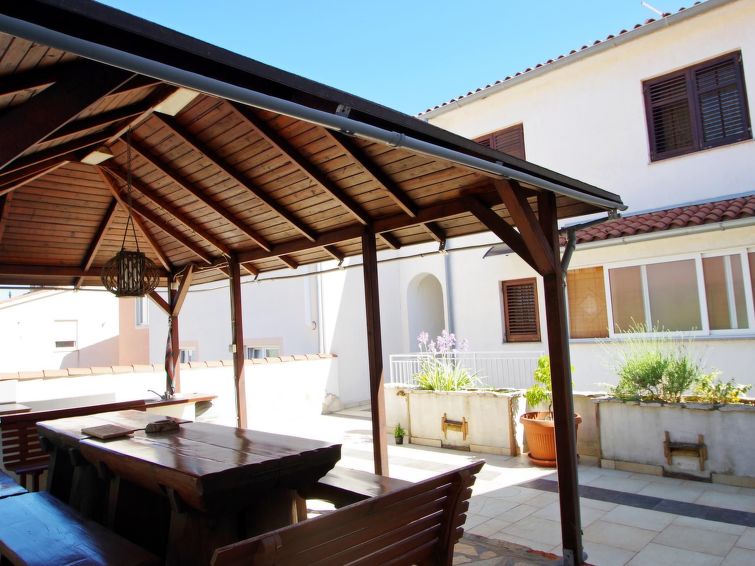 "Rose" Mit Terrasse - Banjole