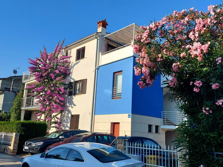 Große Wohnung In Pješčana Uvala Mit Eigenem Balk - Pula