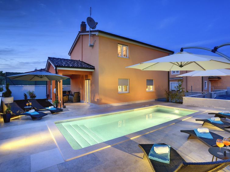 Ferienvilla Mit Garten, Grill Und Terrasse - Pula
