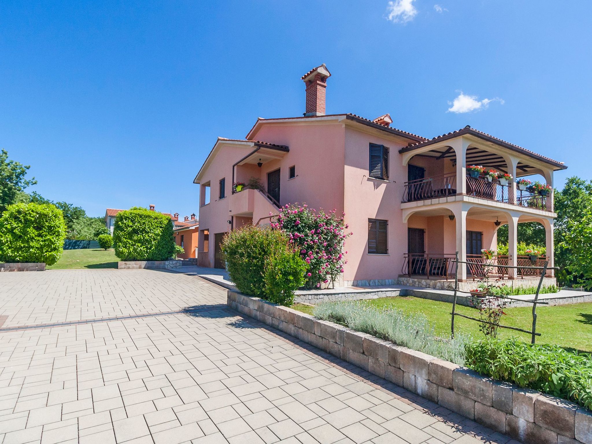 Vollständig Freistehendes Haus Mit Schönem Garten - Rabac