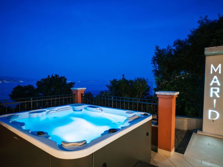 Großzügiges, Modernes Apartment Mit Terrasse Und Meerblick - Opatija