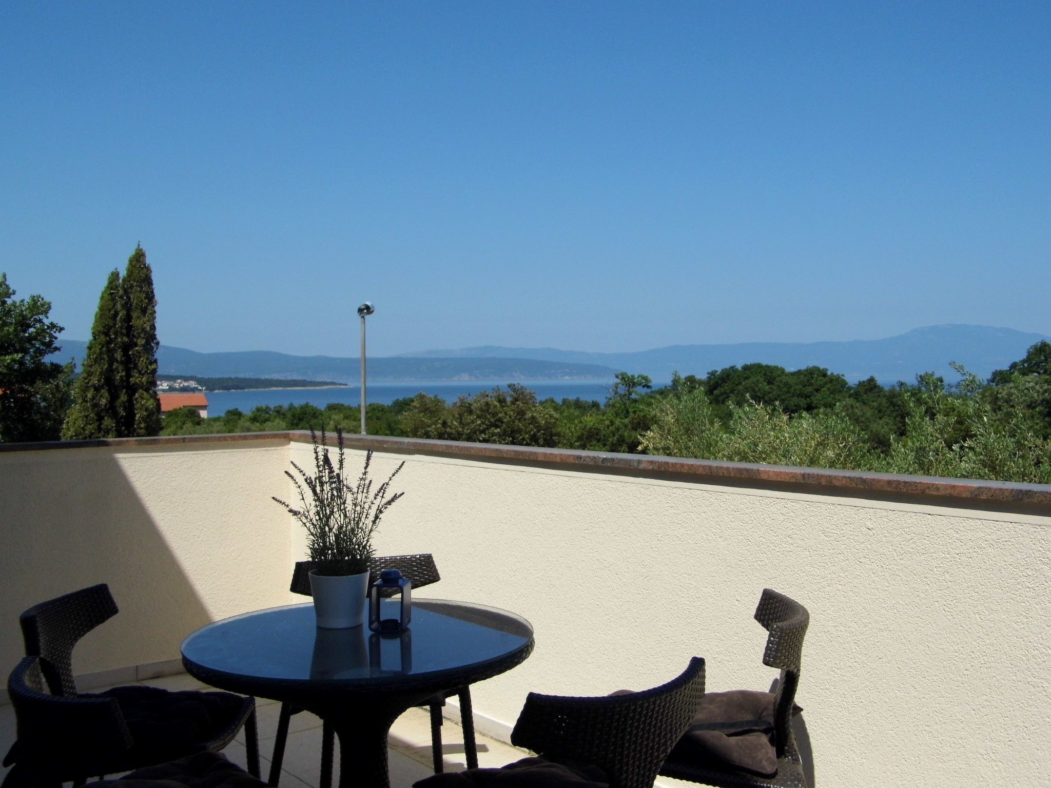 Mit Blick Auf Das Wasser - Malinska