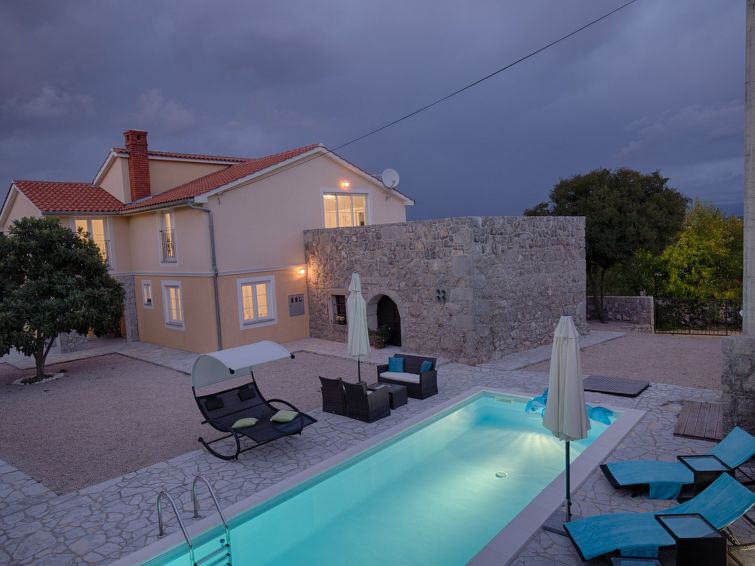 Luxuriöse Villa Mit Pool, Großem Mediterranen Garten Und Kinderspielplatz. - Krk