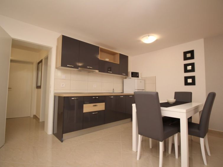 Nettes Appartement In Baška Mit Gemeinsamer Terrasse - Baška