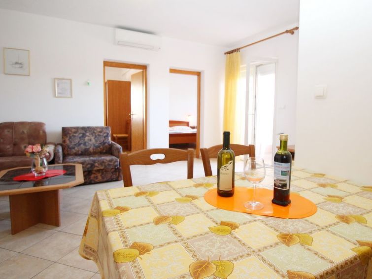 In Baška Mit Eigenem Balkon - Baška